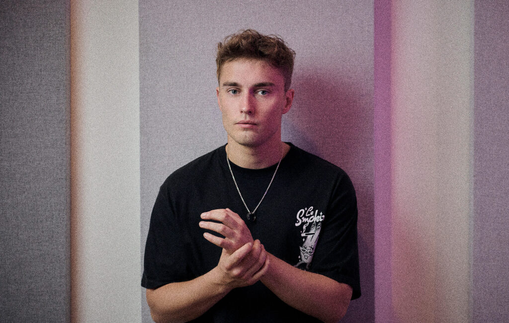 Sam Fender - 'People Watker' Album Review - Innovative Music